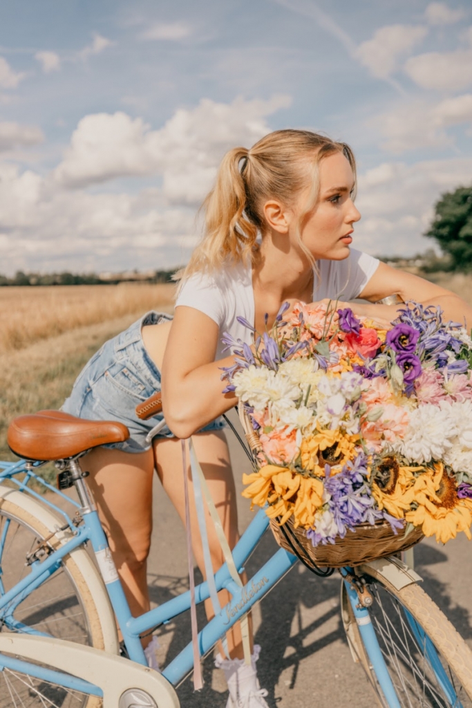 Electro-pop singer Margot unwinds with tranquil countryside music video ...